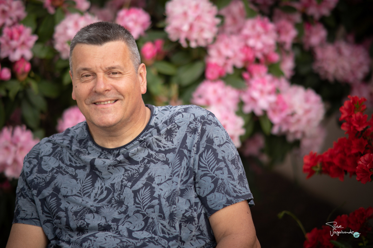 J 313 / Yannick Rousseau / 56 ans / Boulogne / informaticien - Pose ...